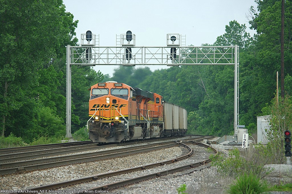 BNSF ES44AC 5986